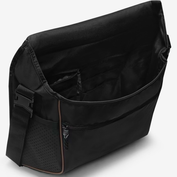 Nike | Bags | Nike Essential Messenger Bag | Poshmark